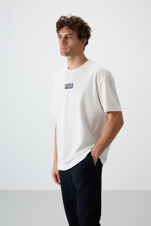 Ekru Pamuklu Kalın Yüzeyi Dokulu Oversize Fit Baskılı Erkek T-Shirt - 88367 | TOMMYLIFE